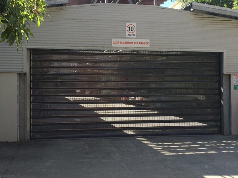 Puertas Enrollables Microperforadas - Persianas Microperforadas | BMP